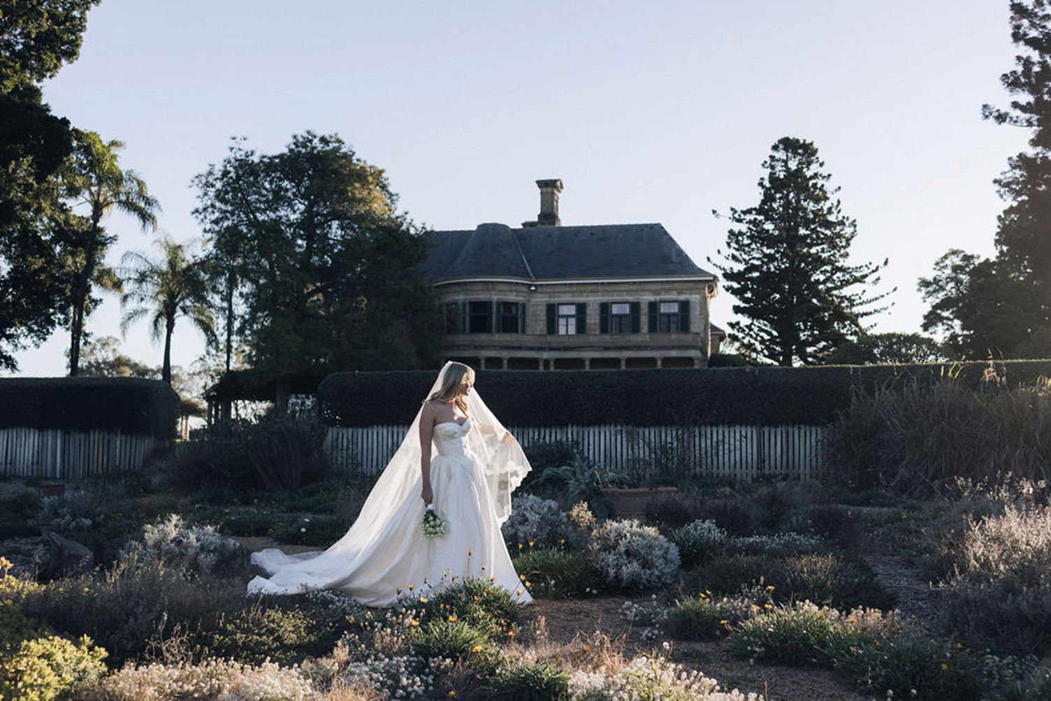 How to Host a Seamless Outdoor Wedding Without Stressing About the ...